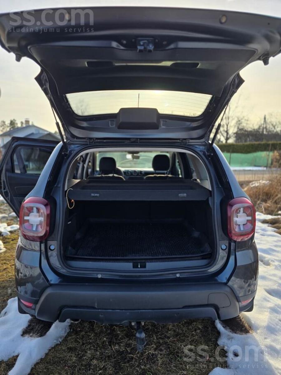 Grey Dacia Duster 2021 in Riga, with an engine capacity of 1.50 L and mileage of 128 thousand km for 12900 €, photo 10 on AUTOMOTO.COM.LV