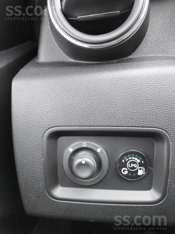 Pelēks Dacia Duster 2021 Rīga, ar dzinēja tilpumu 1.00 L un nobraukumu 232 tūkst. km par 6450 €, foto 7 vietnē AUTOMOTO.COM.LV