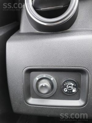 Pelēks Dacia Duster 2021 Rīga, ar dzinēja tilpumu 1.00 L un nobraukumu 232 tūkst. km par 6450 €, foto 8 vietnē AUTOMOTO.COM.LV