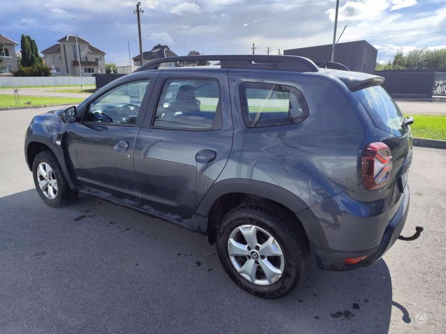Grey Dacia Duster 2021 in Taurage, with an engine capacity of 1.00 L and mileage of 66 thousand km for 8200 €, photo 5 on AUTOMOTO.COM.LV
