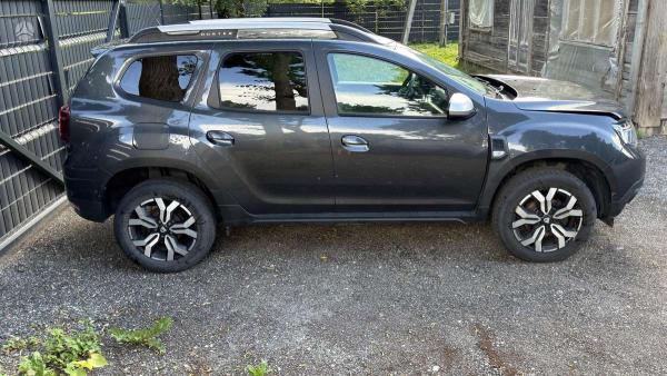 Dacia Duster 2021 in Jonava on AUTOMOTO.COM.LV Grey Dacia Duster 2021 in Jonava, with an engine capacity of 1.33 L and mileage of 59 thousand km for 9650 €, photo 10 on AUTOMOTO.COM.LV