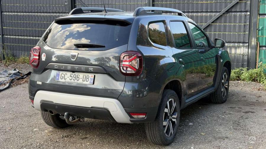 Grey Dacia Duster 2021 in Jonava, with an engine capacity of 1.33 L and mileage of 59 thousand km for 8700 €, photo 1 on AUTOMOTO.COM.LV