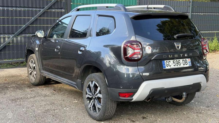 Grey Dacia Duster 2021 in Jonava, with an engine capacity of 1.33 L and mileage of 59 thousand km for 8700 €, photo 4 on AUTOMOTO.COM.LV