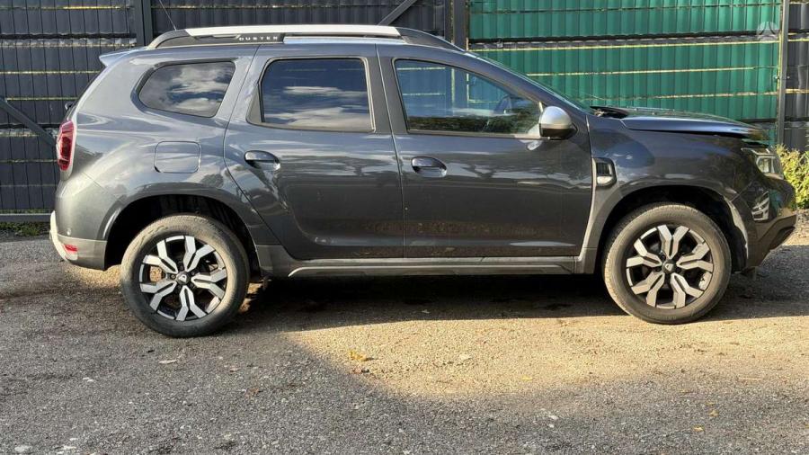 Grey Dacia Duster 2021 in Jonava, with an engine capacity of 1.33 L and mileage of 59 thousand km for 8700 €, photo 9 on AUTOMOTO.COM.LV