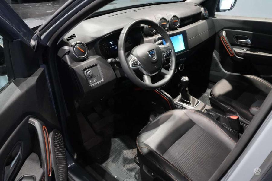 Grey Dacia Duster 2022 in Vilnius, with an engine capacity of 1.00 L and mileage of 101 thousand km for 13000 €, photo 8 on AUTOMOTO.COM.LV
