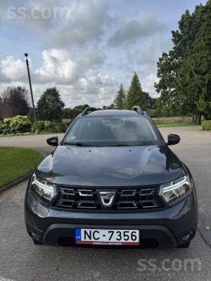 Pelēks Dacia Duster 2022 Liepāja, ar dzinēja tilpumu 1.30 L un nobraukumu 89 tūkst. km par 14200 €, foto  vietnē AUTOMOTO.COM.LV