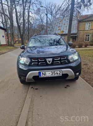 Grey Dacia Duster 2022 in Riga, with an engine capacity of 1.00 L and mileage of 39 thousand km for 16500 €, photo 5 on AUTOMOTO.COM.LV