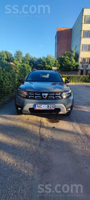 Pelēks Dacia Duster 2022 Liepāja, ar dzinēja tilpumu 1.00 L un nobraukumu 79 tūkst. km par 13900 €, foto  vietnē AUTOMOTO.COM.LV
