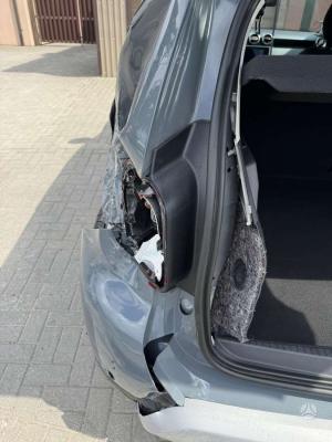 Grey Dacia Duster 2022 in Kaunas, with an engine capacity of 1.00 L and mileage of 21 thousand km for 7400 €, photo 12 on AUTOMOTO.COM.LV