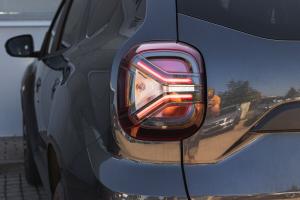 Pelēks Dacia Duster 2022 Ventspils, ar dzinēja tilpumu 1.30 L un nobraukumu 125 tūkst. km par 15100 €, foto 11 vietnē AUTOMOTO.COM.LV