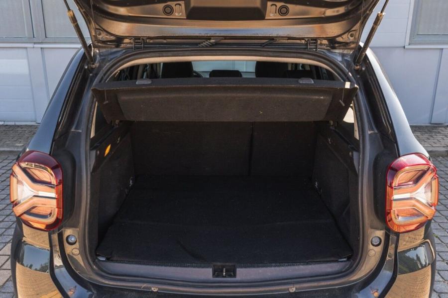 Pelēks Dacia Duster 2022 Ventspils, ar dzinēja tilpumu 1.30 L un nobraukumu 125 tūkst. km par 15100 €, foto 12 vietnē AUTOMOTO.COM.LV