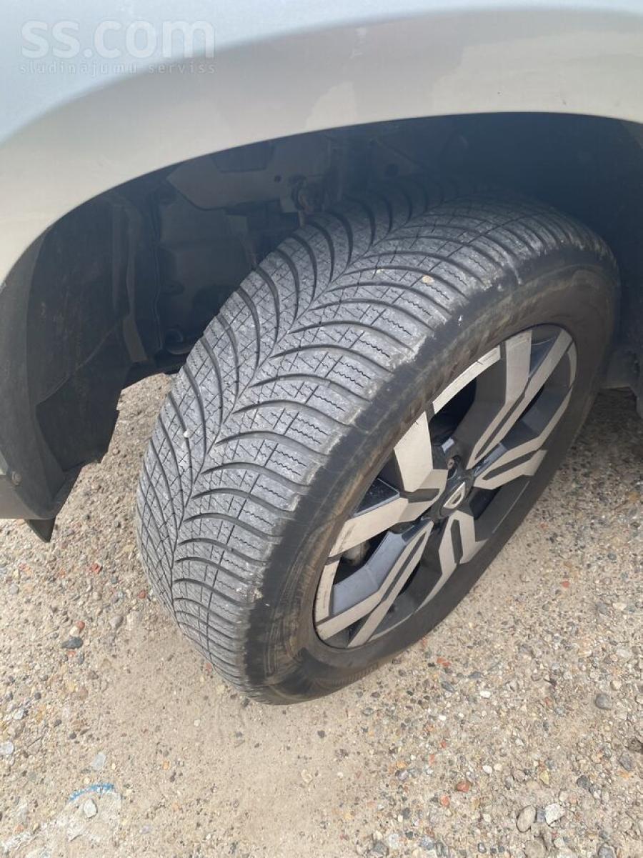Grey Dacia Duster 2022 in Riga, with an engine capacity of 1.50 L and mileage of 79 thousand km for 14190 €, photo 11 on AUTOMOTO.COM.LV