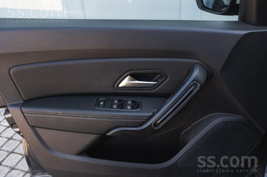 Grey Dacia Duster 2022 in Ventspils, with an engine capacity of 1.30 L and mileage of 125 thousand km for 15100 €, photo 31 on AUTOMOTO.COM.LV