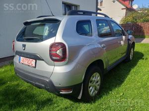 Grey Dacia Duster 2022 in Riga, with an engine capacity of 1.50 L and mileage of 181 thousand km for 12900 €, photo 4 on AUTOMOTO.COM.LV