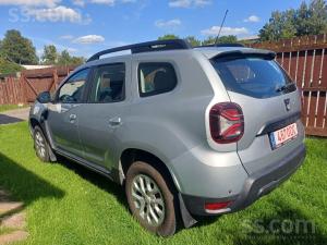 Grey Dacia Duster 2022 in Riga, with an engine capacity of 1.50 L and mileage of 181 thousand km for 12900 €, photo 5 on AUTOMOTO.COM.LV