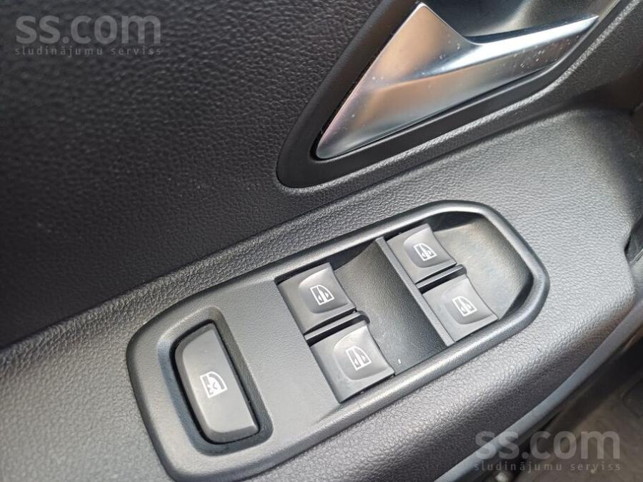 Grey Dacia Duster 2022 in Riga, with an engine capacity of 1.50 L and mileage of 181 thousand km for 12900 €, photo 14 on AUTOMOTO.COM.LV