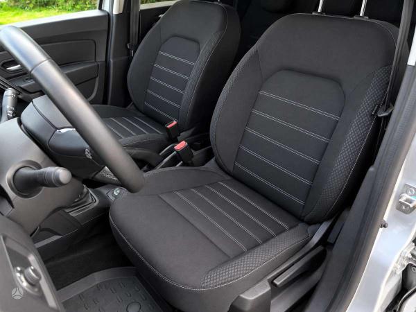 Pelēks Dacia Duster 2022 Viļņa, ar dzinēja tilpumu 1.46 L un nobraukumu 100 tūkst. km par 14500 €, foto 9 vietnē AUTOMOTO.COM.LV