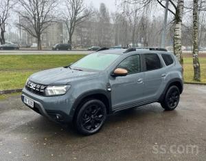 Pelēks Dacia Duster 2023 Rīga, ar dzinēja tilpumu 1.30 L un nobraukumu 57 tūkst. km par 15890 €, foto  vietnē AUTOMOTO.COM.LV