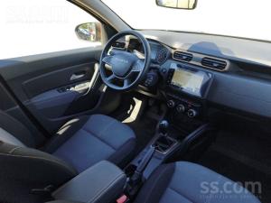 Grey Dacia Duster 2023 in Riga, with an engine capacity of 1.00 L and mileage of 57 thousand km for 14490 €, photo 10 on AUTOMOTO.COM.LV
