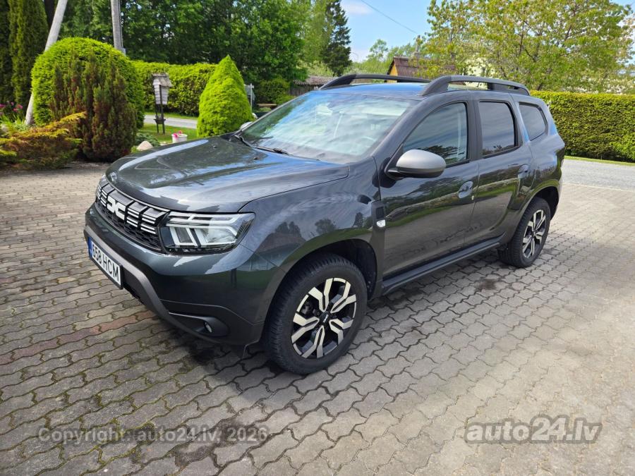 Pelēks Dacia Duster 2023 Kerdla, ar dzinēja tilpumu 1.50 L un nobraukumu 25 tūkst. km par 18000 €, foto 3 vietnē AUTOMOTO.COM.LV