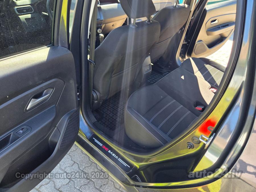 Pelēks Dacia Duster 2023 Kerdla, ar dzinēja tilpumu 1.50 L un nobraukumu 25 tūkst. km par 18000 €, foto 9 vietnē AUTOMOTO.COM.LV