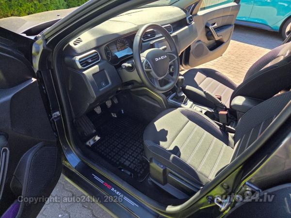 Pelēks Dacia Duster 2023 Kerdla, ar dzinēja tilpumu 1.50 L un nobraukumu 25 tūkst. km par 18000 €, foto 10 vietnē AUTOMOTO.COM.LV