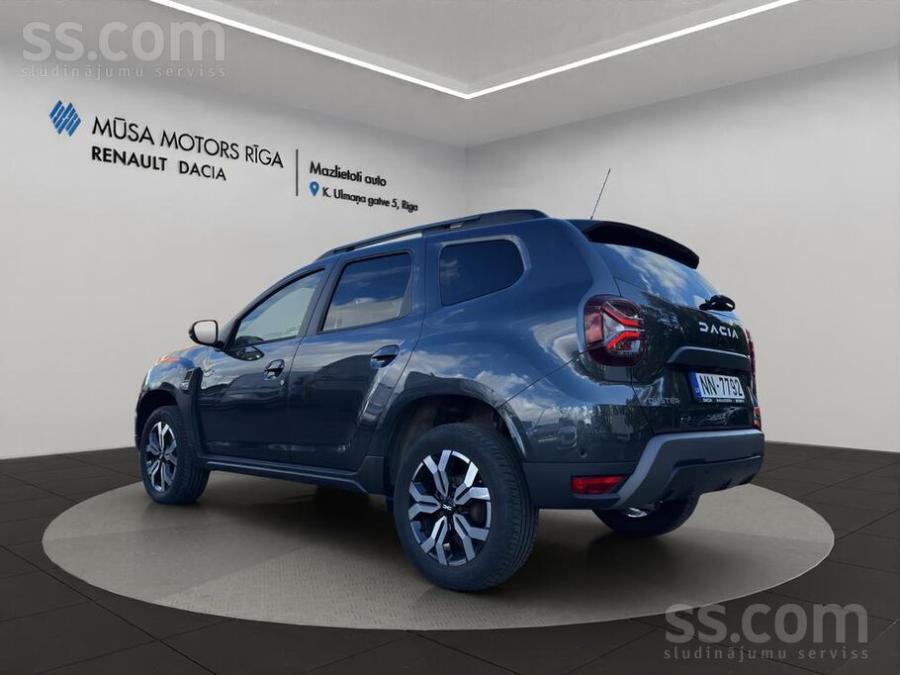 Pelēks Dacia Duster 2023 Rīga, ar dzinēja tilpumu 1.00 L un nobraukumu 15 tūkst. km par 15995 €, foto 5 vietnē AUTOMOTO.COM.LV