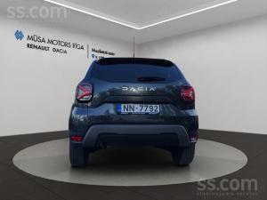 Pelēks Dacia Duster 2023 Rīga, ar dzinēja tilpumu 1.00 L un nobraukumu 15 tūkst. km par 15995 €, foto 6 vietnē AUTOMOTO.COM.LV