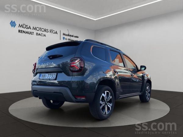 Pelēks Dacia Duster 2023 Rīga, ar dzinēja tilpumu 1.00 L un nobraukumu 15 tūkst. km par 15995 €, foto 7 vietnē AUTOMOTO.COM.LV