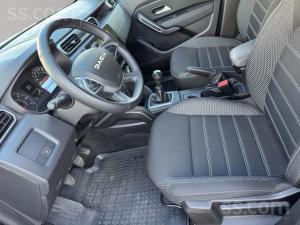 Pelēks Dacia Duster 2023 Rīga, ar dzinēja tilpumu 1.00 L un nobraukumu 15 tūkst. km par 15995 €, foto 11 vietnē AUTOMOTO.COM.LV