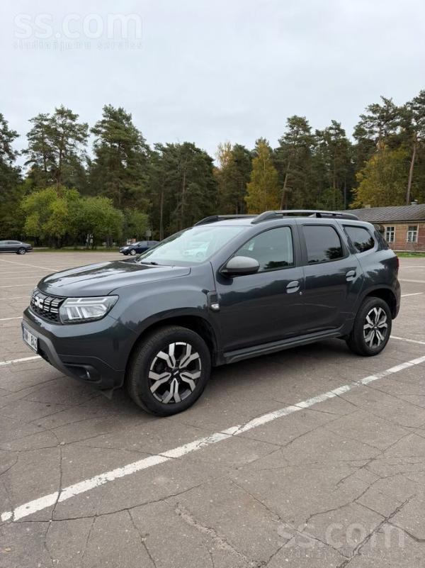 Pelēks Dacia Duster 2023 Rīga, ar dzinēja tilpumu 1.30 L un nobraukumu 97 tūkst. km par 14700 €, foto 1 vietnē AUTOMOTO.COM.LV