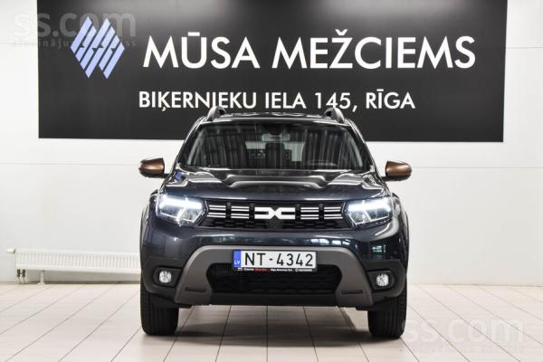 Серый Дачия Duster 2024 в Рига, объемом двигателя 1.00 л и пробегом 24 тыс. км за 16590 €, фото 2 на AUTOMOTO.COM.LV