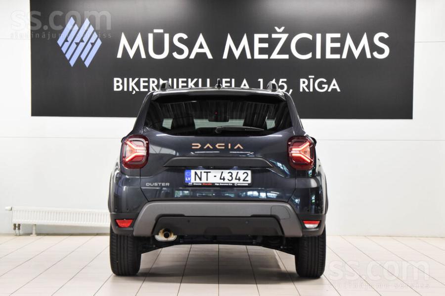 Grey Dacia Duster 2024 in Riga, with an engine capacity of 1.00 L and mileage of 24 thousand km for 16590 €, photo 8 on AUTOMOTO.COM.LV