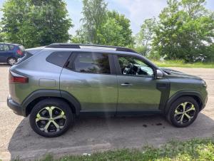 Pelēks Dacia Duster 2025 Ogre, ar dzinēja tilpumu 1.20 L un nobraukumu 42 tūkst. km par 20000 €, foto  vietnē AUTOMOTO.COM.LV