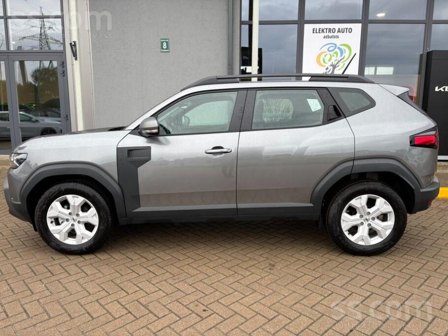 Grey Dacia Duster 2026 in Liepaja, with an engine capacity of 1.20 L and mileage of 0 thousand km for 20640 €, photo 3 on AUTOMOTO.COM.LV