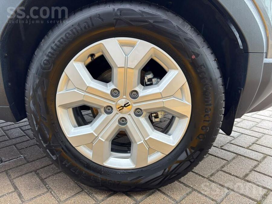 Grey Dacia Duster 2026 in Liepaja, with an engine capacity of 1.20 L and mileage of 0 thousand km for 20640 €, photo 9 on AUTOMOTO.COM.LV