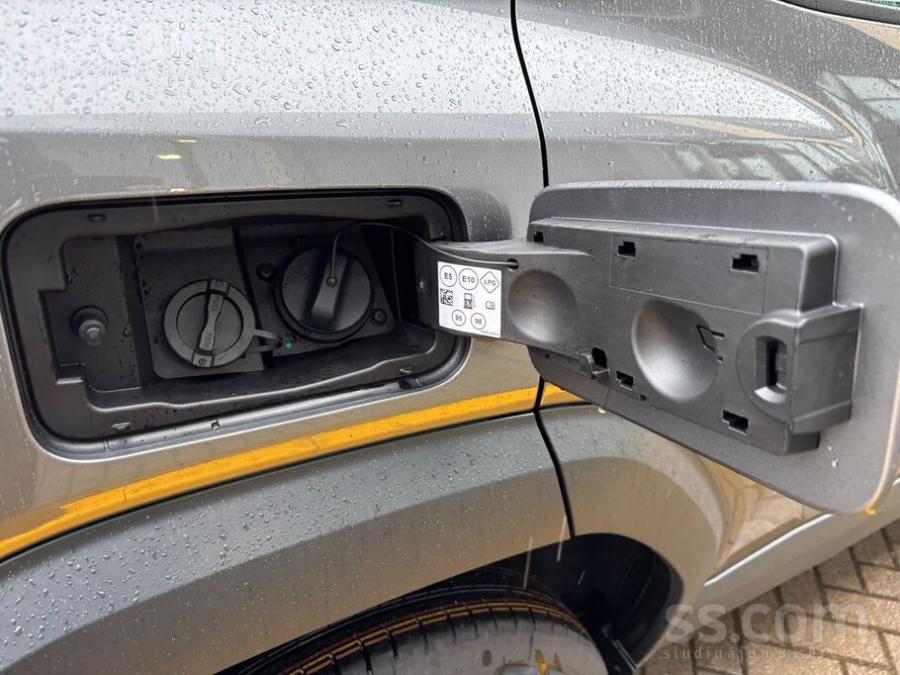 Grey Dacia Duster 2026 in Liepaja, with an engine capacity of 1.20 L and mileage of 0 thousand km for 20640 €, photo 10 on AUTOMOTO.COM.LV
