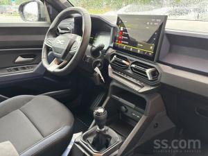 Grey Dacia Duster 2026 in Liepaja, with an engine capacity of 1.20 L and mileage of 0 thousand km for 20640 €, photo 19 on AUTOMOTO.COM.LV