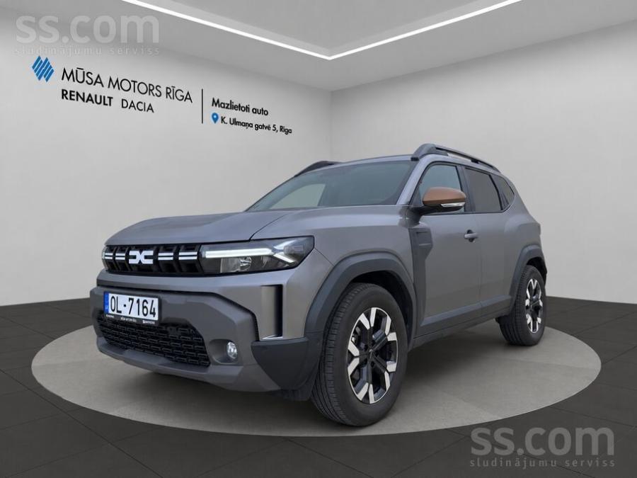 Grey Dacia Duster 2026 in Riga, with an engine capacity of 1.20 L and mileage of 16 thousand km for 19990 €, photo 4 on AUTOMOTO.COM.LV