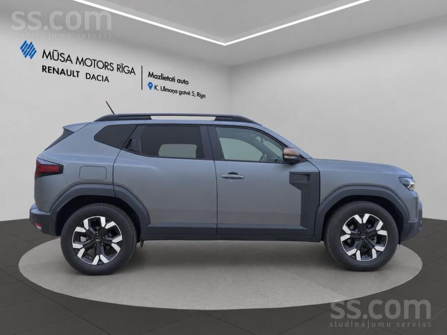 Grey Dacia Duster 2026 in Riga, with an engine capacity of 1.20 L and mileage of 16 thousand km for 19990 €, photo 8 on AUTOMOTO.COM.LV