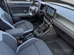 Grey Dacia Duster 2026 in Riga, with an engine capacity of 1.20 L and mileage of 16 thousand km for 19990 €, photo 13 on AUTOMOTO.COM.LV
