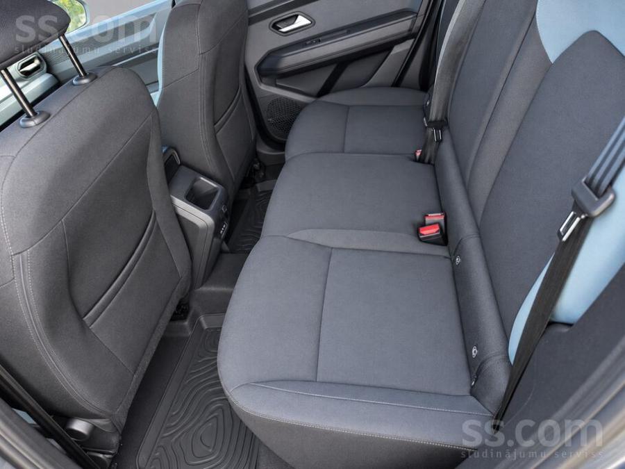Grey Dacia Duster 2026 in Riga, with an engine capacity of 1.20 L and mileage of 16 thousand km for 19990 €, photo 14 on AUTOMOTO.COM.LV