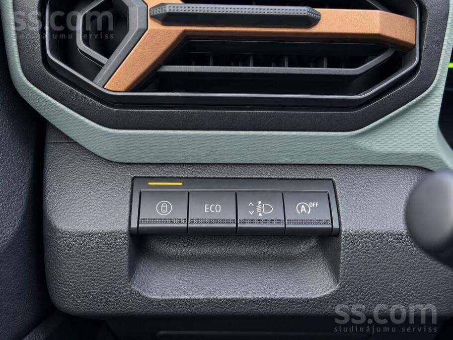 Grey Dacia Duster 2026 in Riga, with an engine capacity of 1.20 L and mileage of 16 thousand km for 19990 €, photo 20 on AUTOMOTO.COM.LV
