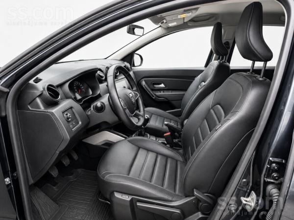 Grey Dacia Duster 2022 in Riga, with an engine capacity of 1.00 L and mileage of 75 thousand km for 12980 €, photo 6 on AUTOMOTO.COM.LV