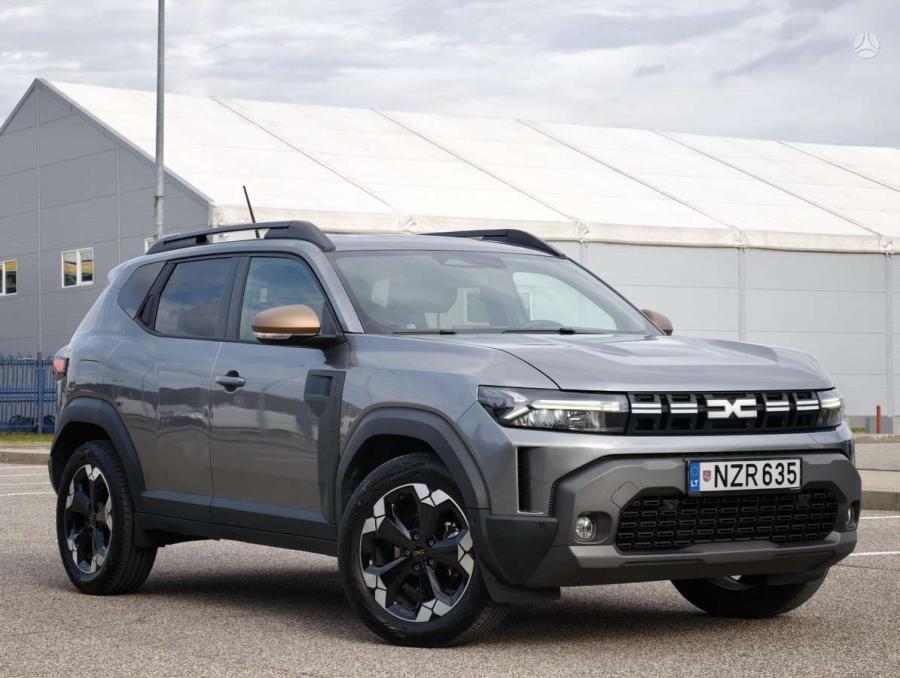 Grey Dacia Duster 2025 in Vilnius, with an engine capacity of 1.60 L and mileage of 20 thousand km for 18500 €, photo 1 on AUTOMOTO.COM.LV