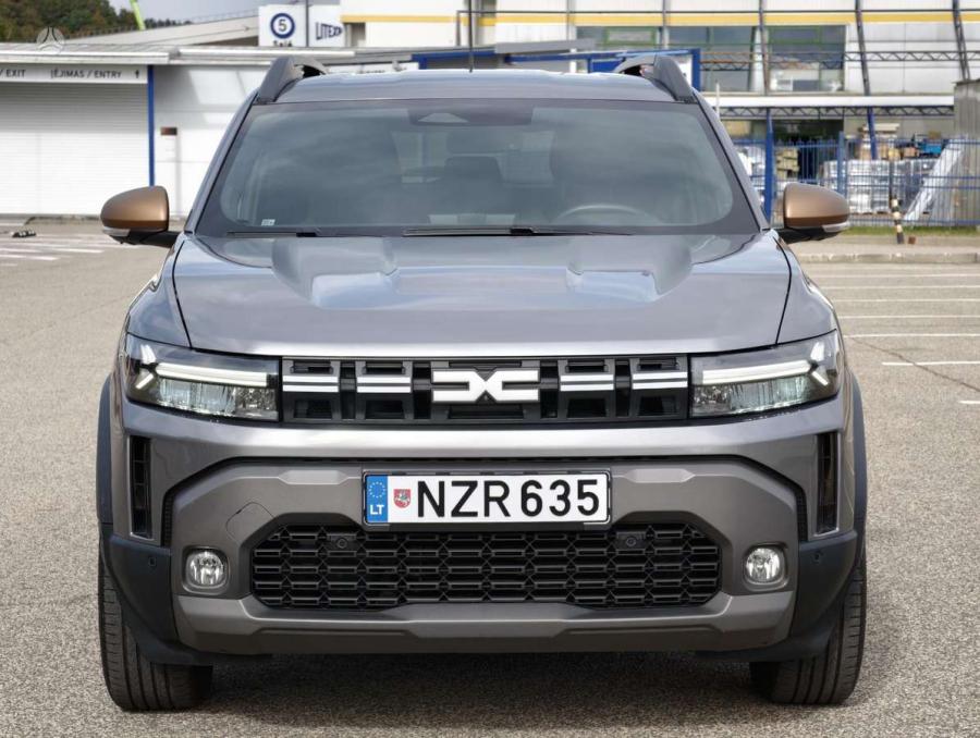 Grey Dacia Duster 2025 in Vilnius, with an engine capacity of 1.60 L and mileage of 20 thousand km for 18500 €, photo 4 on AUTOMOTO.COM.LV