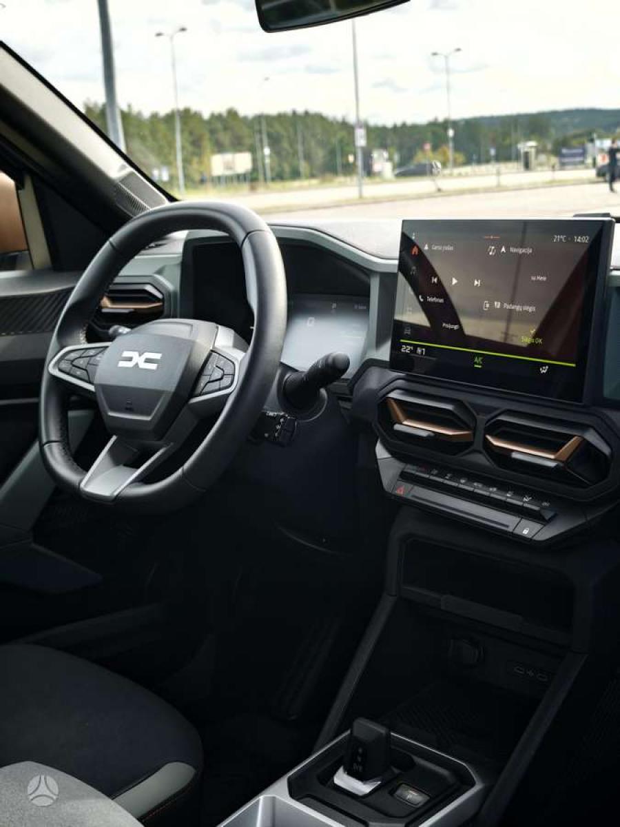 Grey Dacia Duster 2025 in Vilnius, with an engine capacity of 1.60 L and mileage of 20 thousand km for 18500 €, photo 11 on AUTOMOTO.COM.LV
