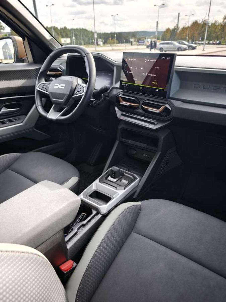 Grey Dacia Duster 2025 in Vilnius, with an engine capacity of 1.60 L and mileage of 20 thousand km for 18500 €, photo 13 on AUTOMOTO.COM.LV