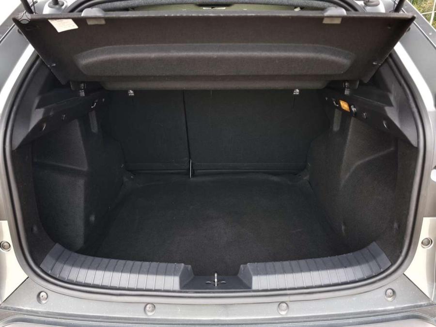 Grey Dacia Duster 2025 in Vilnius, with an engine capacity of 1.60 L and mileage of 20 thousand km for 18500 €, photo 28 on AUTOMOTO.COM.LV