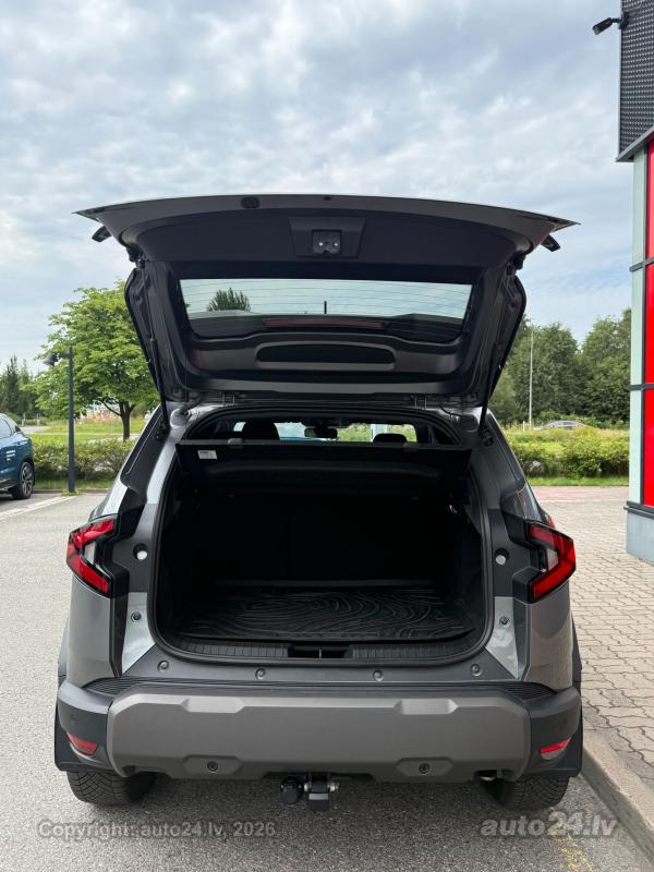 Grey Dacia Duster 2026 in Tallinn, with an engine capacity of 1.20 L and mileage of 4 thousand km for 28990 €, photo 10 on AUTOMOTO.COM.LV